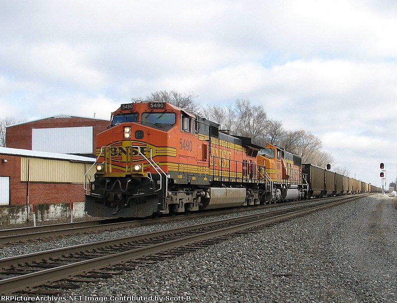 BNSF 5490 681 12:15 pm broad side